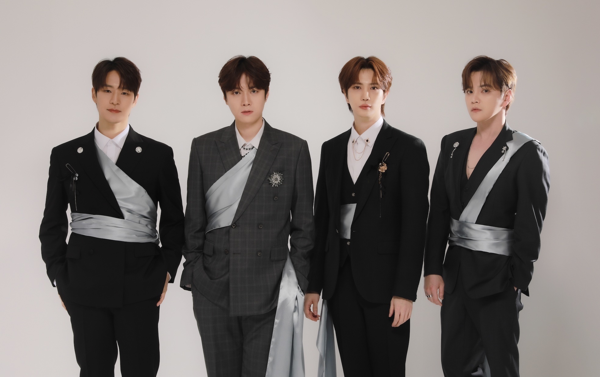 PROFILE | TRITOPS* JAPAN OFFICIAL SITE 「evergreen」